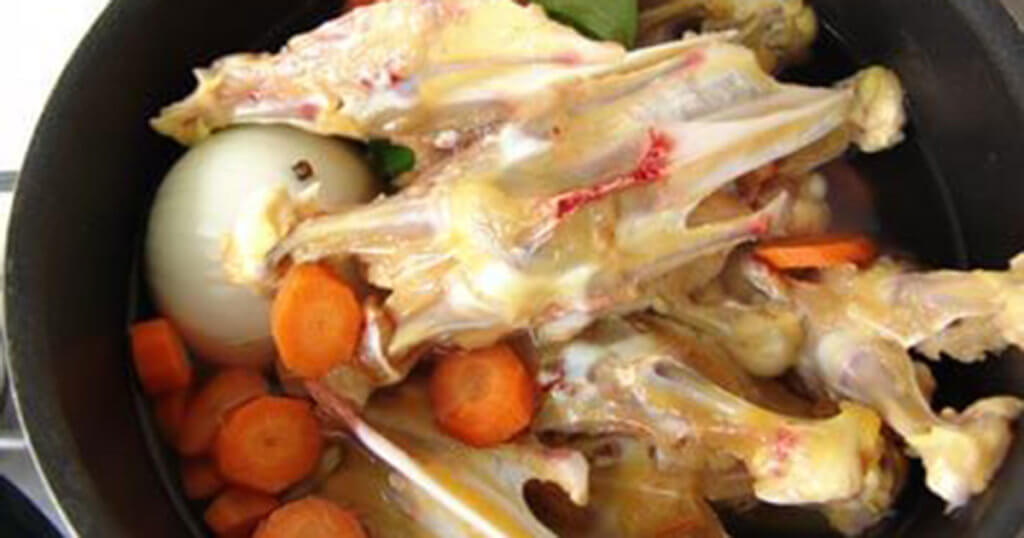 Comment faire un bouillon de poulet? | Blogue Saint-Vincent